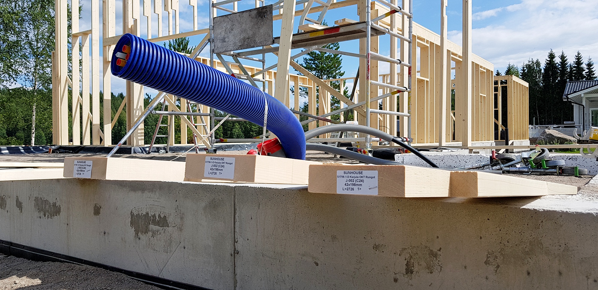 Omakotitalon runko nousee nopeasti PRE CUT -järjestelmällä